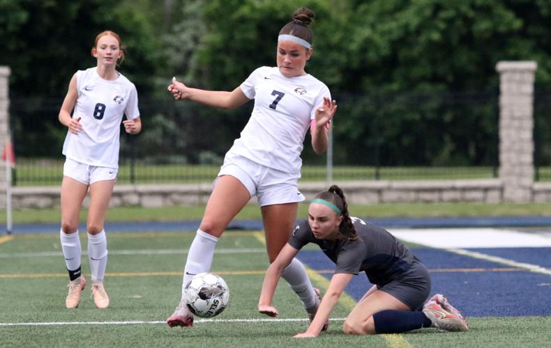 River Falls Wildcats leapfrog Hudson Raiders in Big Rivers Conference ...