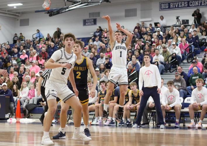 Hudson boys grind out win over River Falls (14 photos) | Newsletter | hudsonstarobserver.com