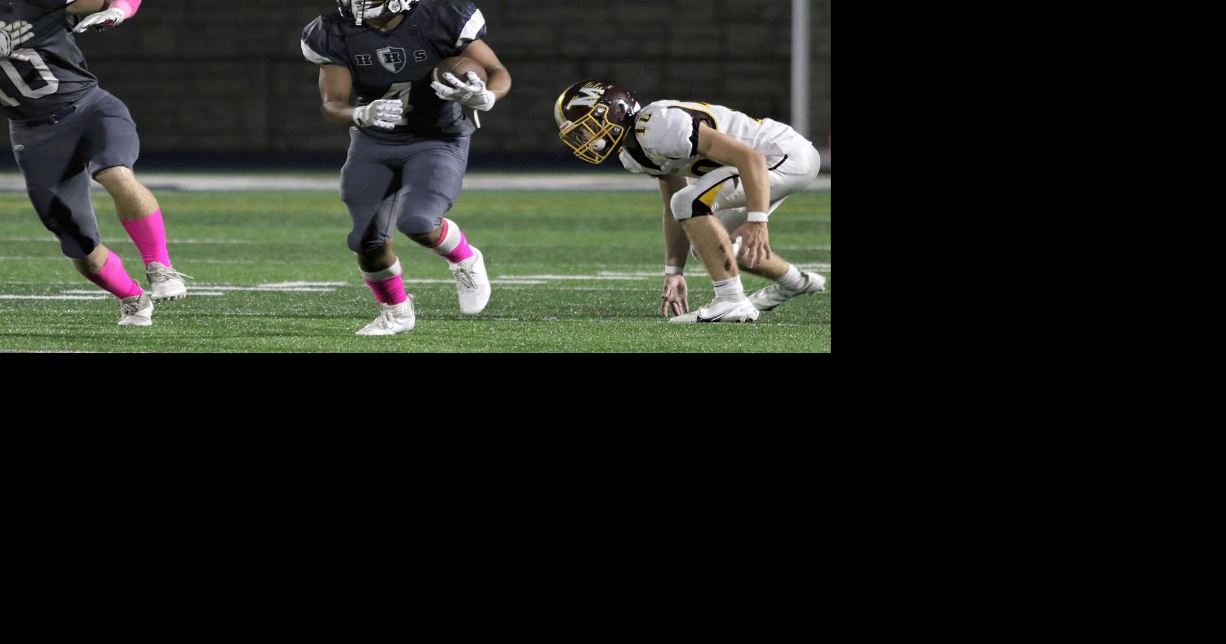 Hudson football vs. Menomonie (10 photos) | | hudsonstarobserver.com