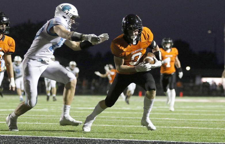 Trandahl runs for 287 yards, 4 TDs as New Richmond moves to 4-0 (12 ...
