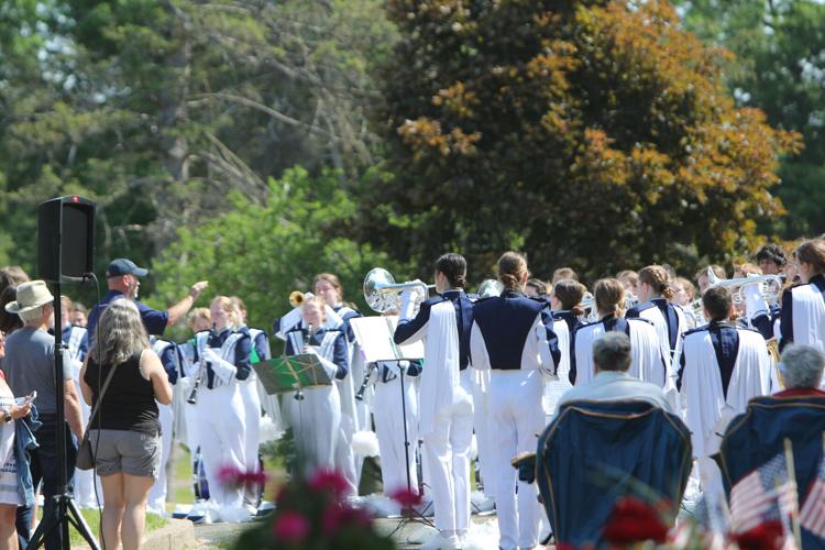 Hudson gathers to honor the fallen | Local News | hudsonstarobserver.com