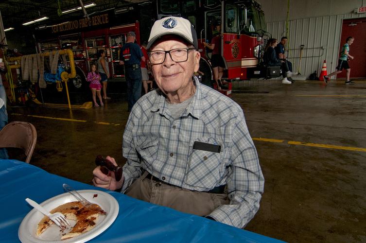 PHOTOS: Five stars for New Richmond firefighter pancakes | Local News ...