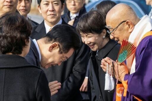 Japan, South Korea leaders drum up viral moment with K-pop jam ...