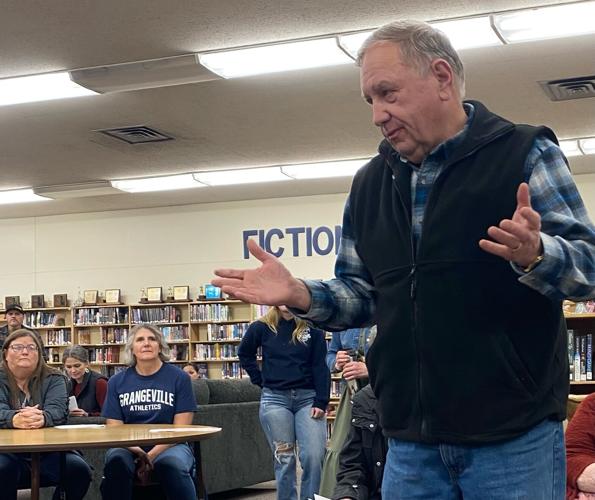 MVSD 244; CVSD 245; GSD 246: Patron acknowledges Grangeville board in ...