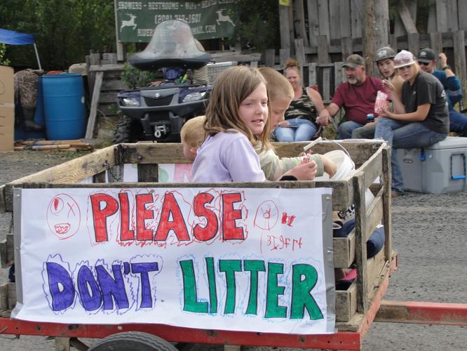 Elk City News: Elk City Days ping-pong ball drop a crowd-pleaser ...