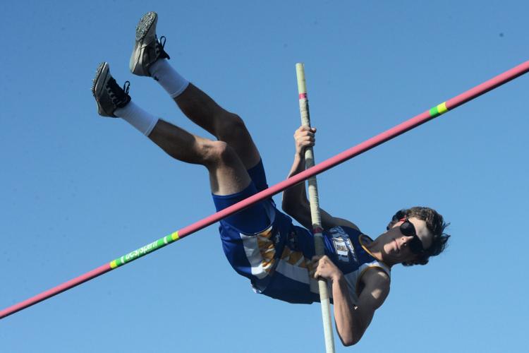Locals Show Strength | Sports | idahocountyfreepress.com