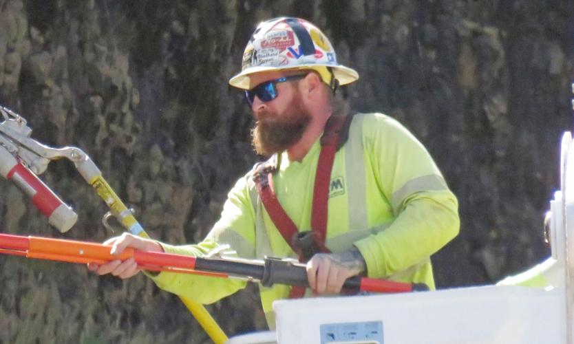 Helicopter assists Avista in planned outage | News ...