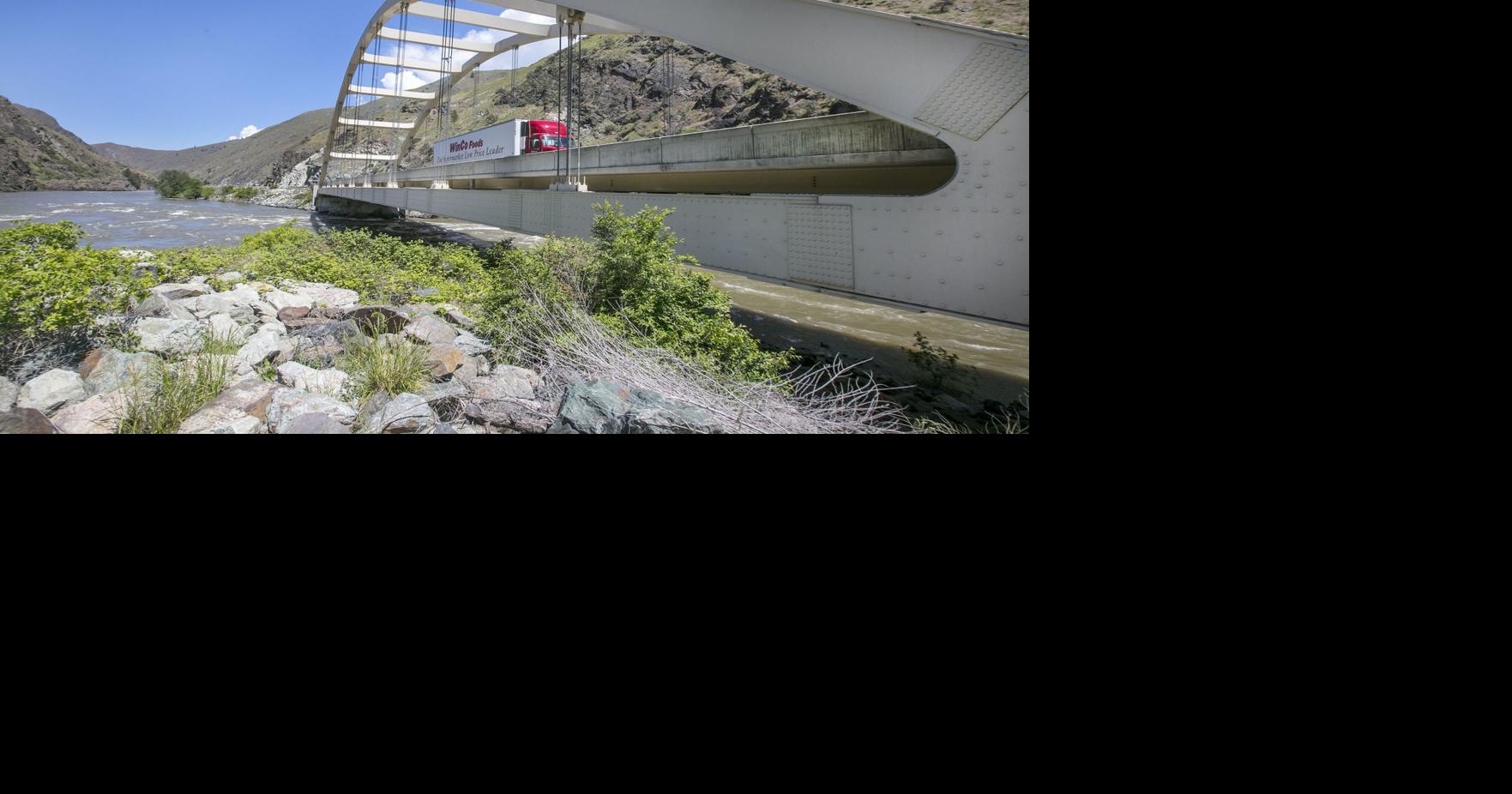 Signage work about to start in advance of ITD Time Zone Bridge paving ...