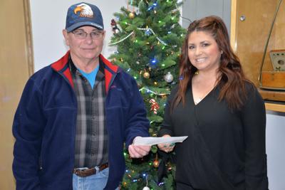 Eagles donate $500 for defibrillator | News | idahocountyfreepress.com