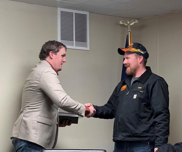 Cottonwood council: Miller sworn in as new councilor | News ...