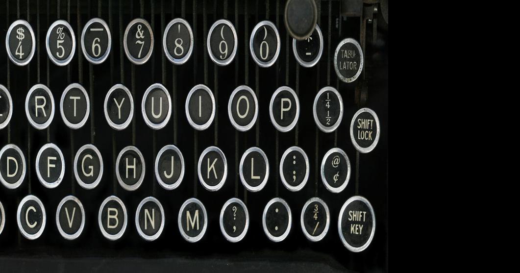 Dear Swifties: No, the missing ‘1′ on Taylor’s typewriter isn’t an ...