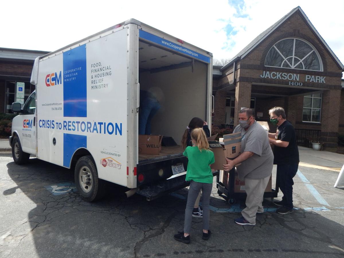 Jackson Park students collect over 700 cans in zero hunger food drive