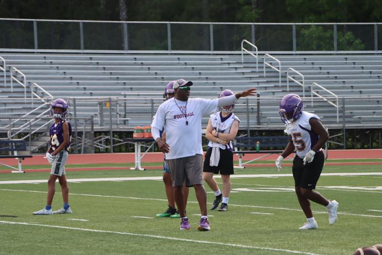 Emerald football begins spring practice in fourth season under DuBose ...
