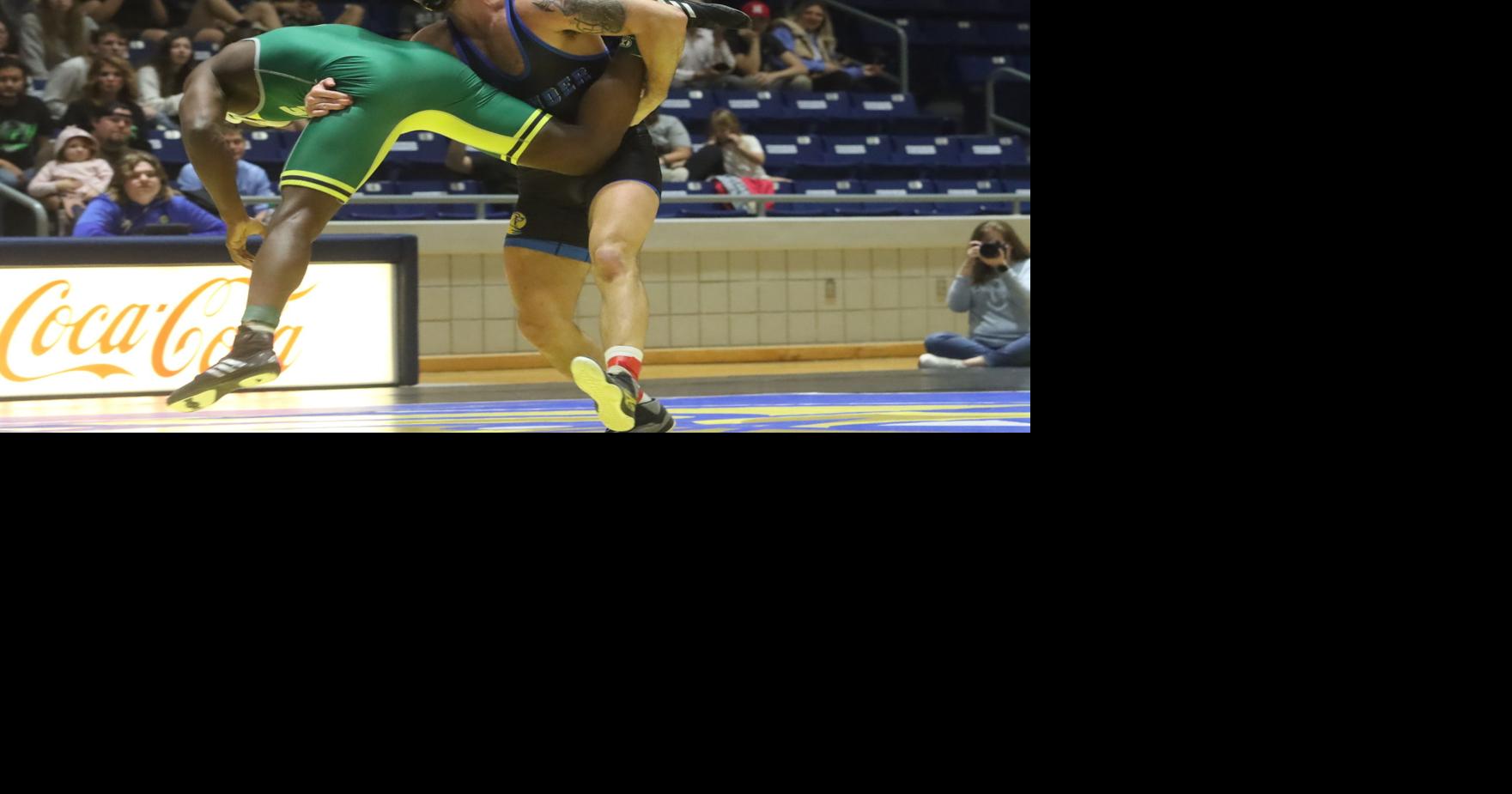 No. 5 Lander wrestling takes down NAIA No. 2 Life University | Sports | indexjournal.com