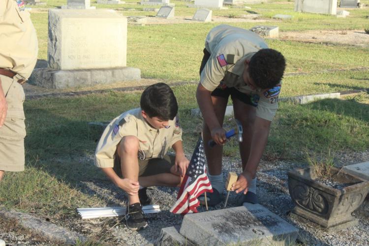 Scouts install grave markers for veterans at Edgewood Cemetery | News ...