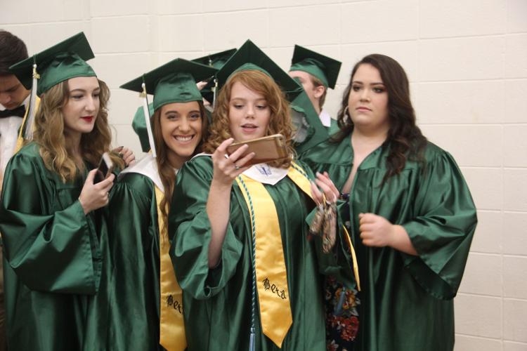 Dixie High School sends latest Hornets alumni into the world | News ...