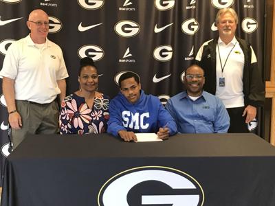 Greenwood's Jakari Davis signs for Spartanburg Methodist | Sports ...