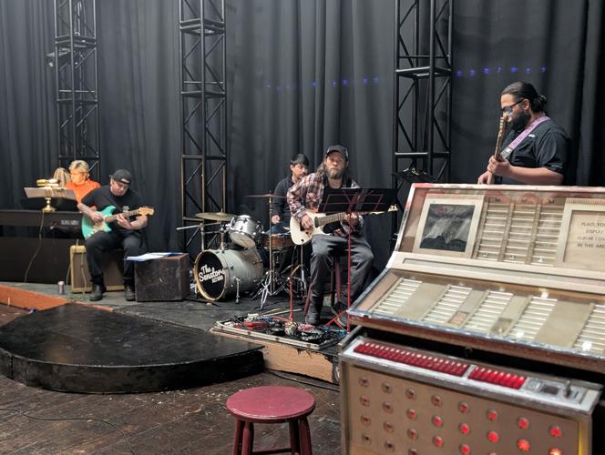 Peachtree Players present 'Always...Patsy Cline' at AOH. Show based on ...