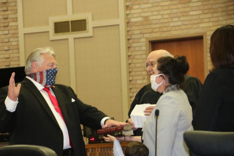 Sen. Billy Garrett being sworn in | News | indexjournal.com