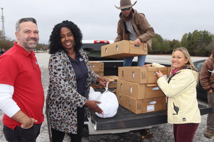 Going cold turkey: Donated birds to help address holiday hunger in ...