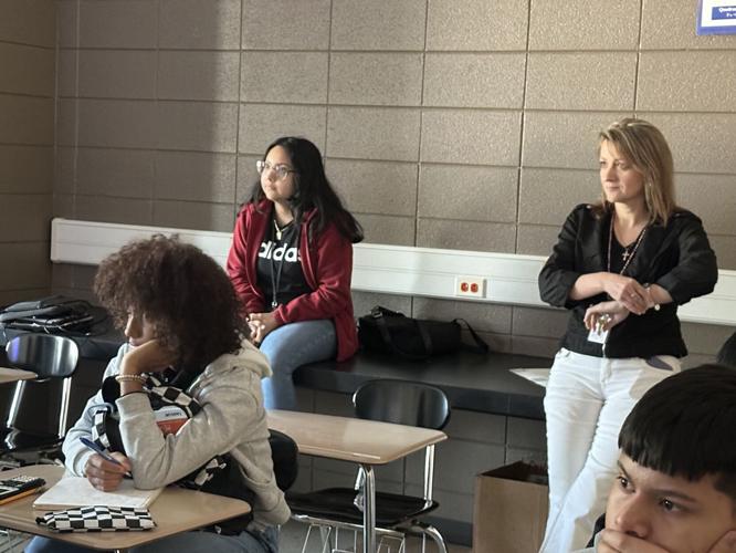 Student interpreter helps bridge language barrier in math class | News | indexjournal.com