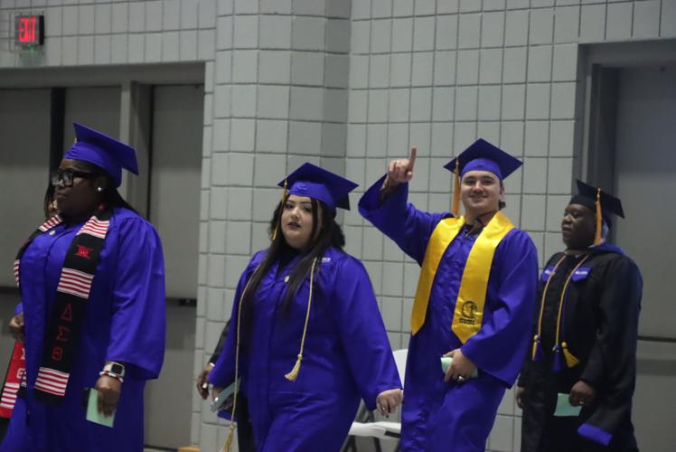 A message of individuality sends Lander graduates forward | News ...