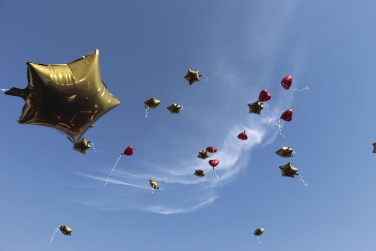 Gone, but not forgotten: People honor late family, friends at balloon ...