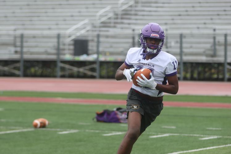 Day 1: Emerald kicks off spring football practice | Sports ...
