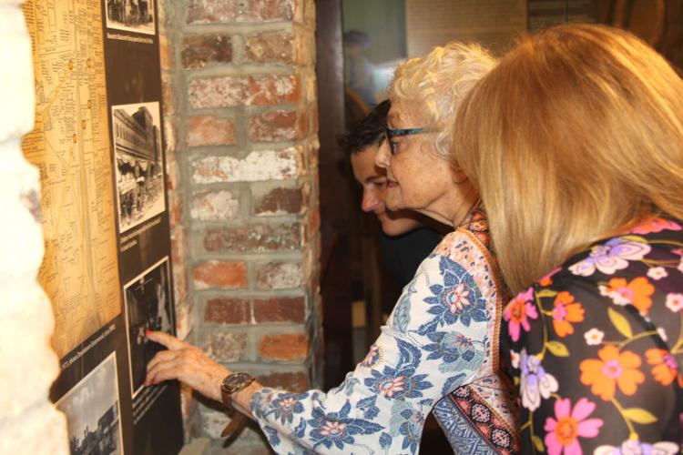 Evergreen memories: Woman donates wedding trousseau to Greenwood museum ...