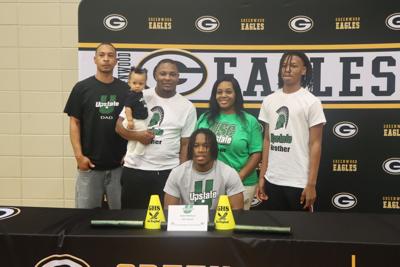 Greenwood track speedster Jaylen Robinson signs with USC Upstate ...