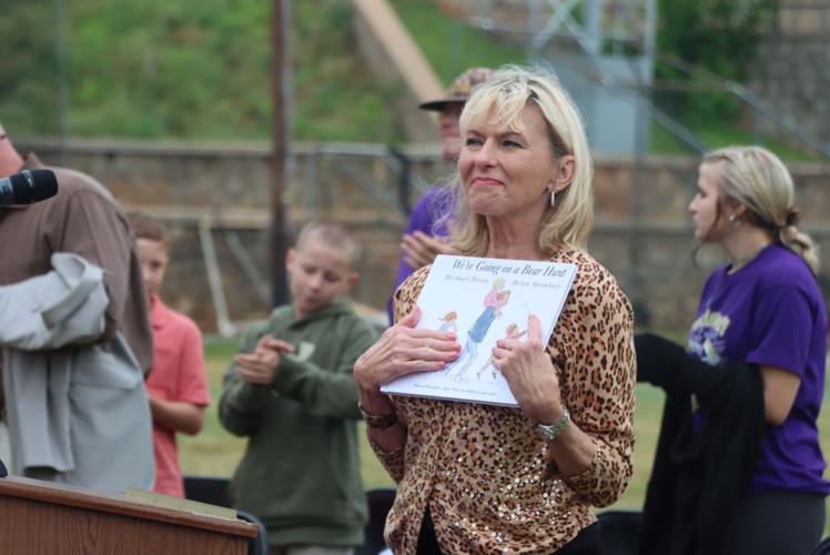 Fay Sprouse takes Ware Shoals on one last 'Bear Hunt' | News ...