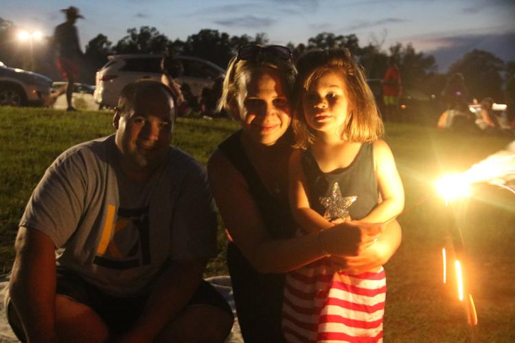 Lights on the Lake draws crowds on water and land | News | indexjournal.com