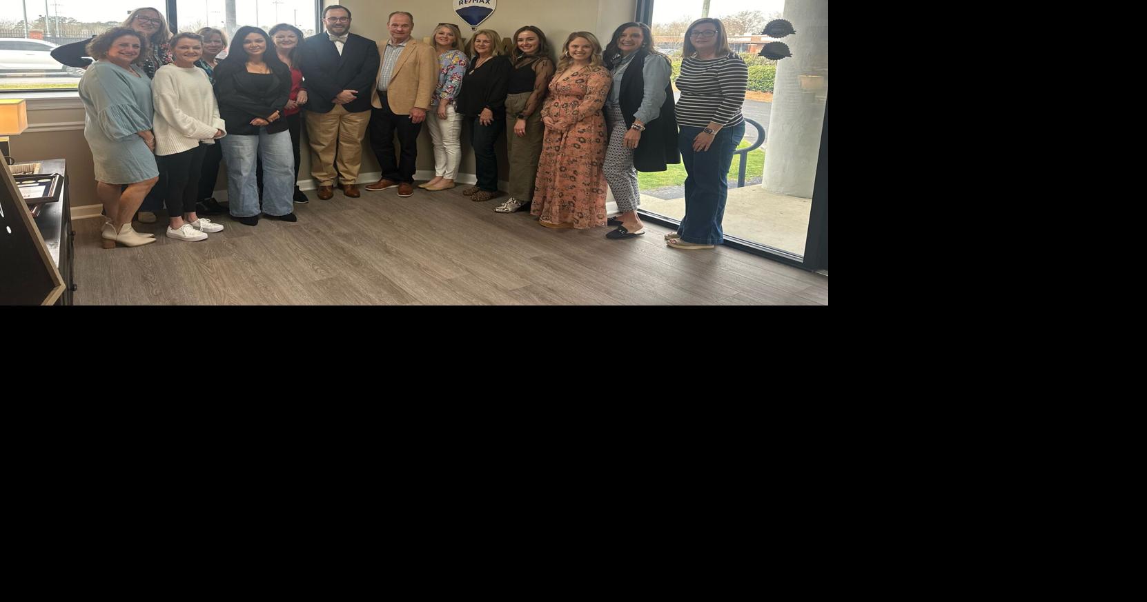 RE/MAX International presents agent awards | Lakelands Connector ...