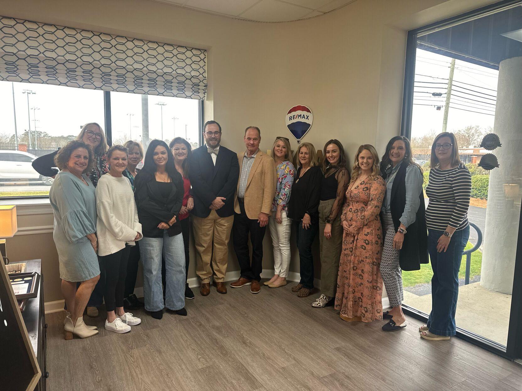 RE/MAX International presents agent awards | Lakelands Connector ...