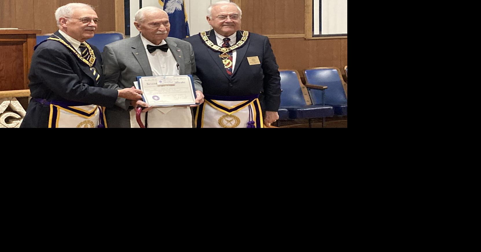 Peurifoy receives awards | Lakelands Connector | indexjournal.com