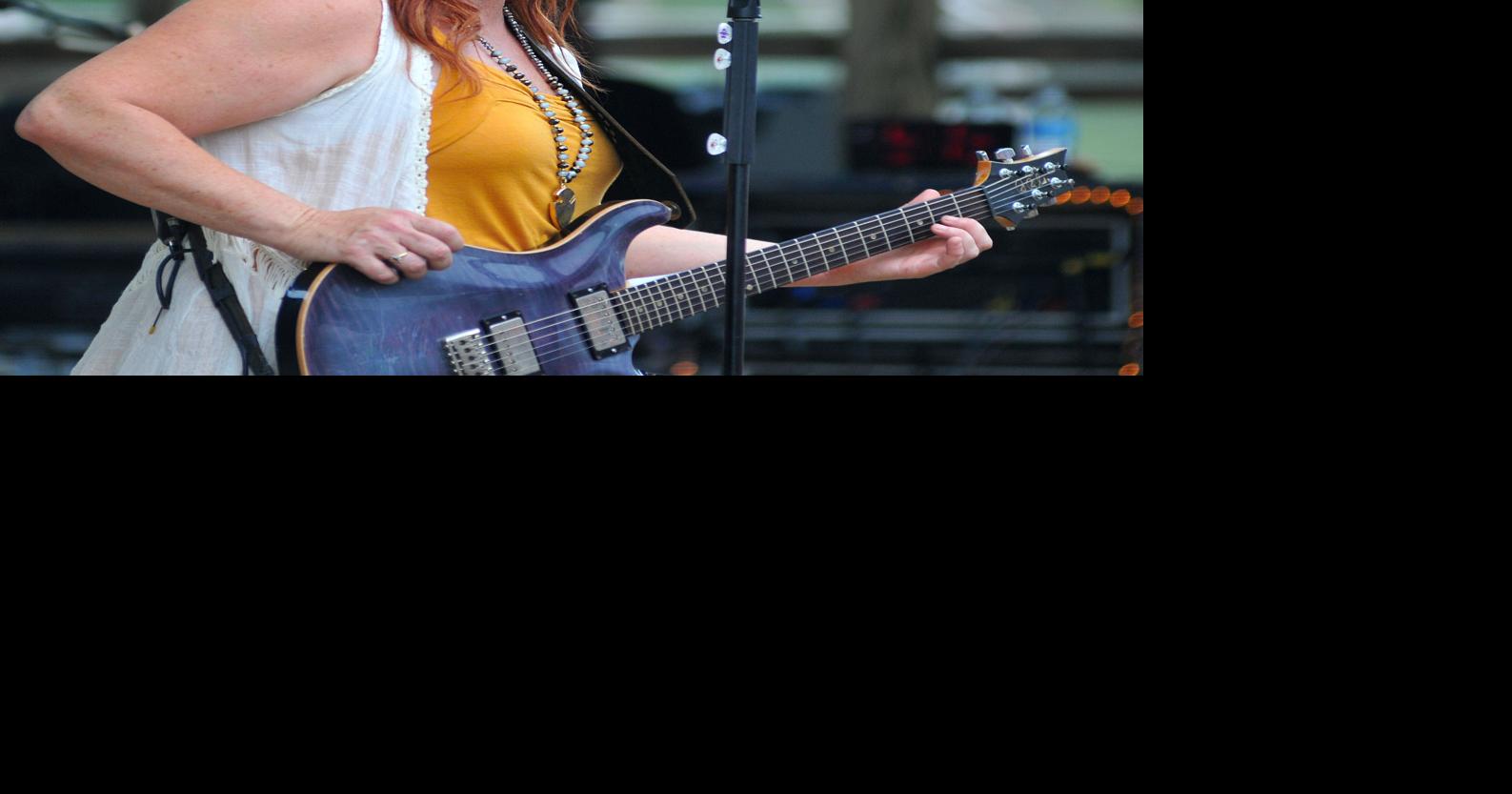 Gazette Photo Gallery: Country singers please Mack Park crowds | News ...