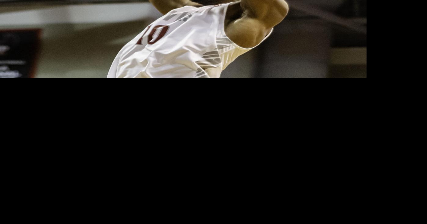Hawks stay strong while weathering storm | Sports | indianagazette.com