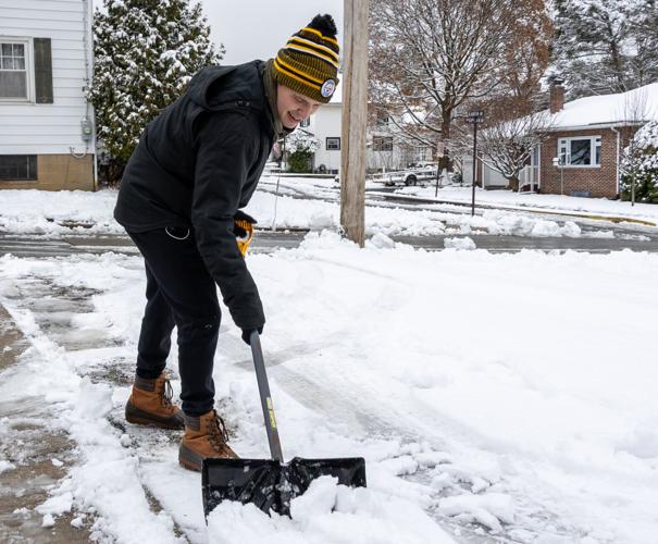 First significant snow of 2025-26 brings traffic headaches and notable ...