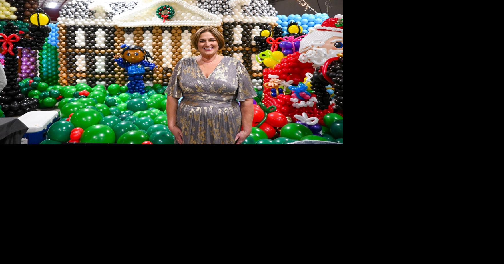 Big Balloon Build transports folks to holiday wonderland with a touch ...