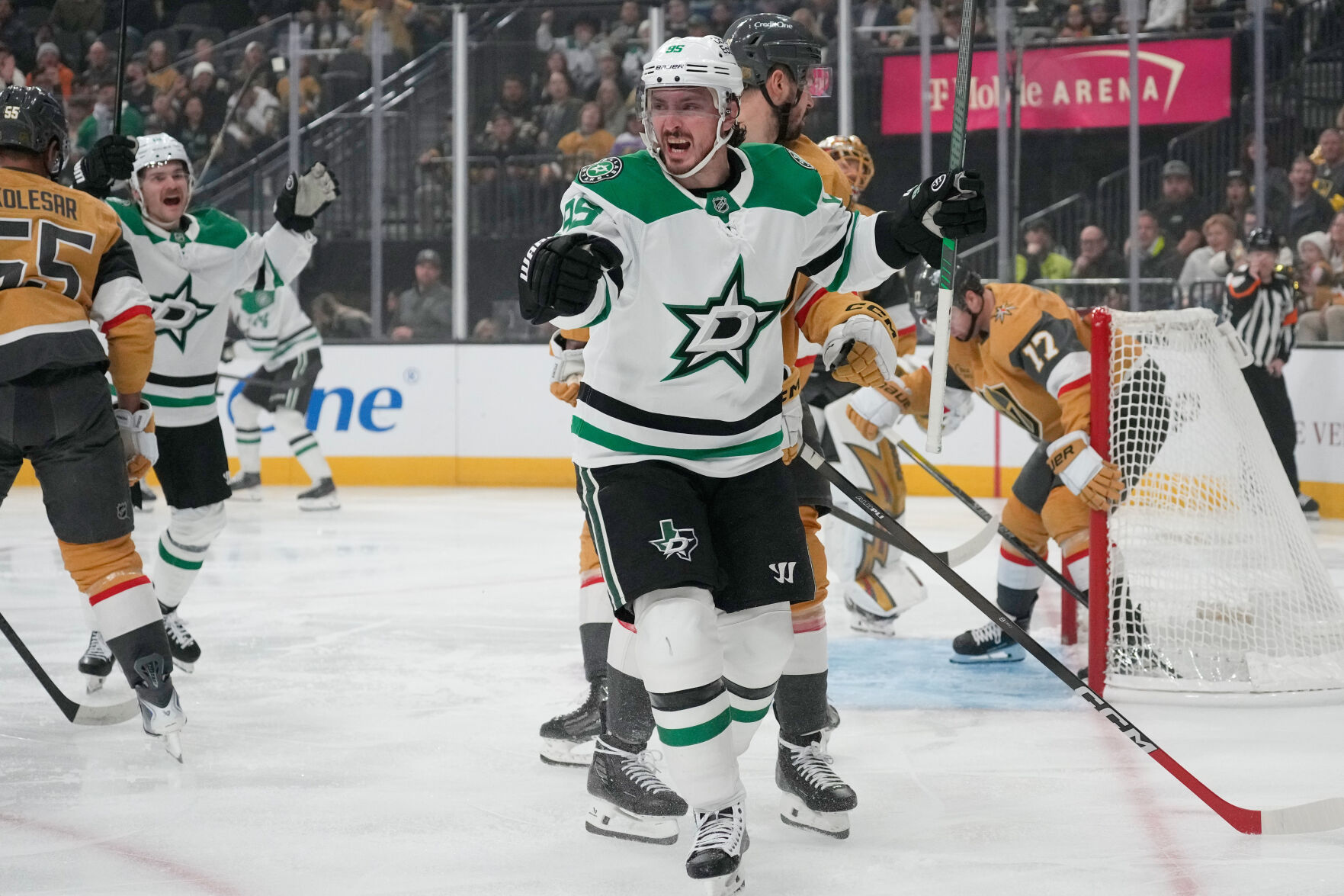 Stars win 5-4 in shootout after blowing 3-goal lead to Golden Knights ...