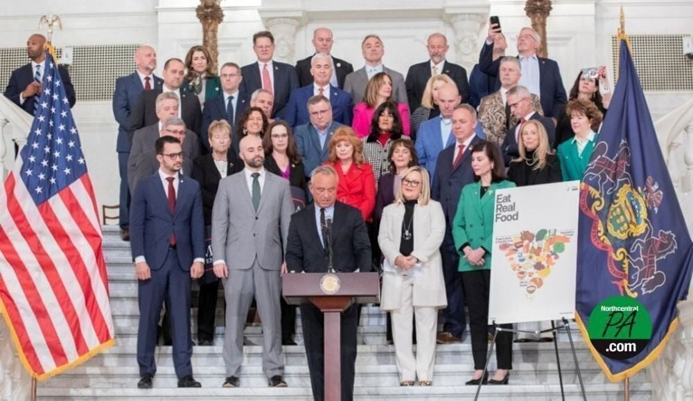 Rep. Flick greets HHS Secretary RFK Jr. at ‘Eat Real Food’ tour kickoff ...