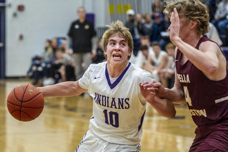 Indians down undefeated DCG | Sports | indianola-ia.com