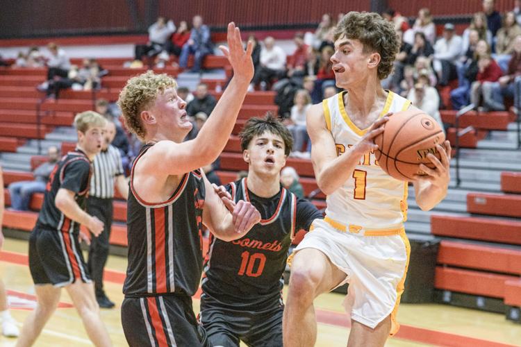 Carlisle boys fall in heartbreaker | Sports | indianola-ia.com