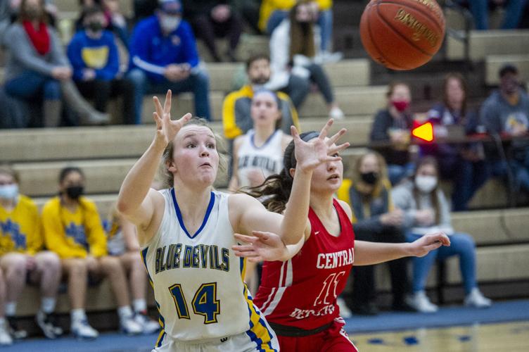 Parrott overcomes adversity on road to improvement | Sports | indianola ...