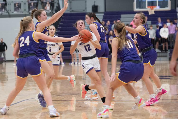 Indianola girls face Norwalk | Multimedia | indianola-ia.com