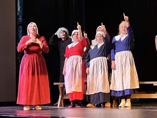 IHS prepares 'The Crucible' for fall play | Multimedia | indianola-ia.com