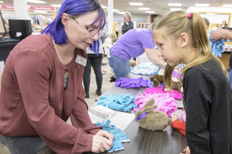 Indianola library's stuffy sleepover gets kids ready for their own ...