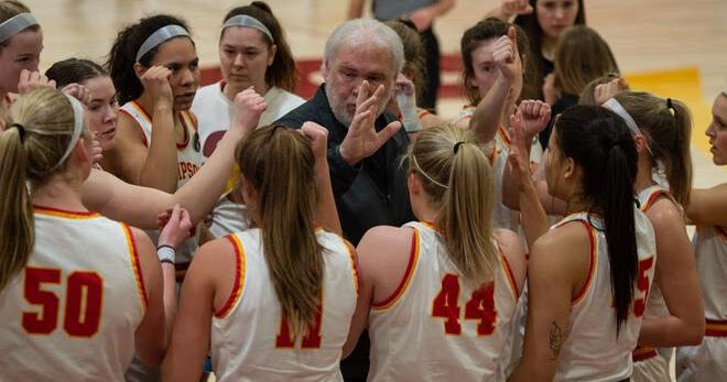 Wanek hits game-winning triple, Niemuth collects 400th league win ...