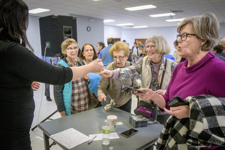 Colella wraps up holiday concert with stories of music, moves and ...