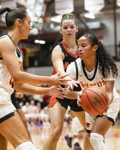 Carlisle girls eek out win to start season Monday | Sports | indianola ...